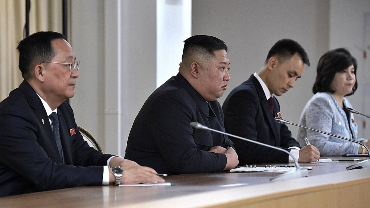 Kim no centro: conheça a estrutura de poder da Coreia do Norte - A ...
