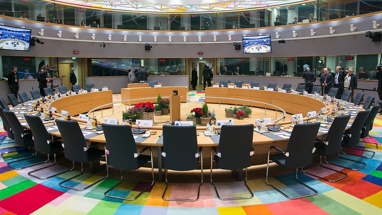 União Europeia adiciona um grupo extremista e três indivíduos à lista ...