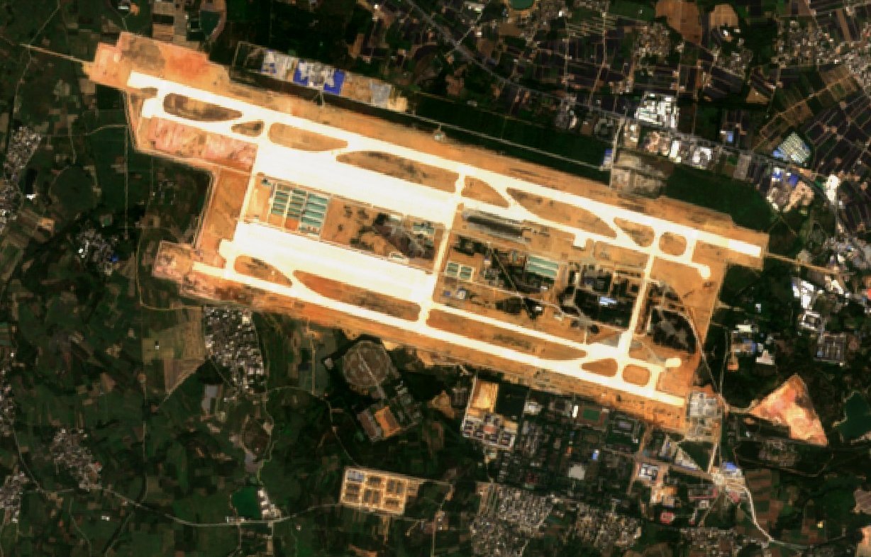 Imagens de satélite revelam base militar aérea no sul da China sendo ...