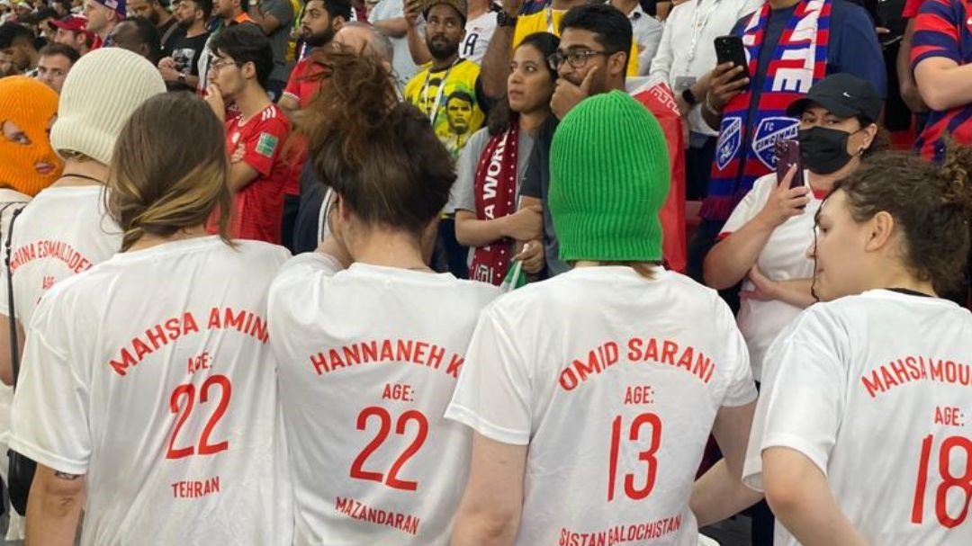 Segurança detém integrantes do Pussy Riot na final da Copa do Mundo - A ...
