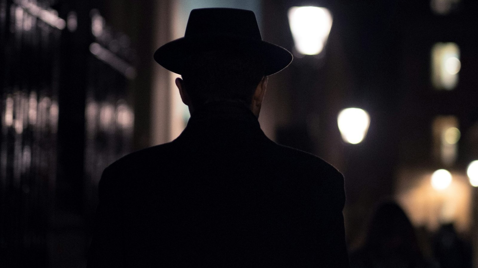 Os espiões não são quem você pensa que são - A Referência